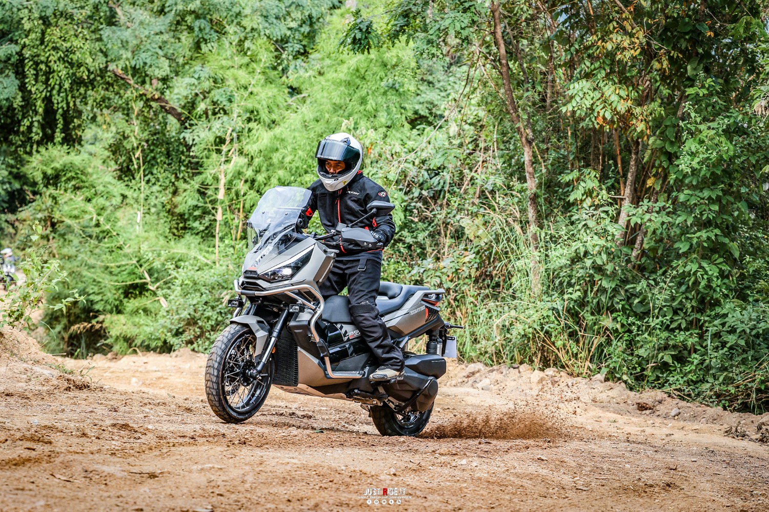 Review Zontes 368G by Just Ride It